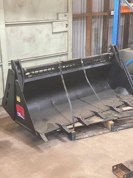 2022 NORM ENGINEERING NEW NORM SKIDSTEER 4 IN 1 BUCKET 1585MM 4 in 1 Bucket for sale