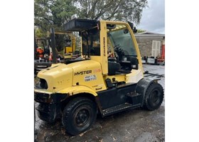 Hyster lifts the lid on R series reach trucks