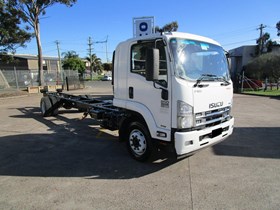 Cummins unveils ISX and Signature engines with SCR aftertreatment ...