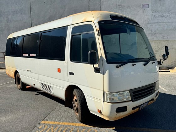 Driving the new Toyota Coaster | VIDEO REVIEW
