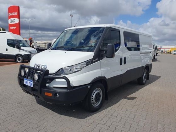 Coles opens first automated CFC in Victoria