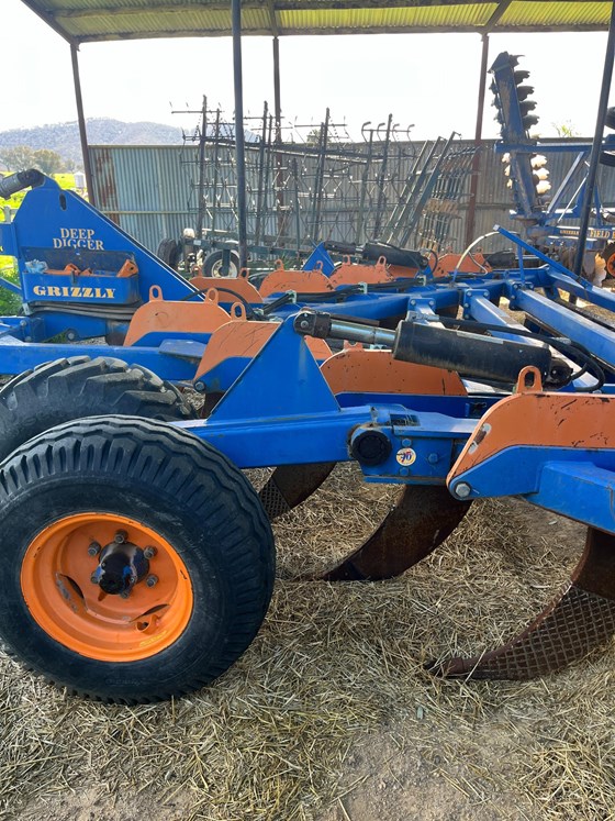 New & Used Chisel Ploughs Tillage And Seeding Equipment for sale ...