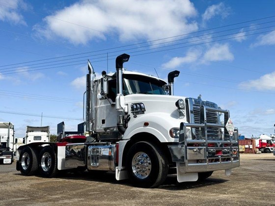 Mack Super-Liner Trucks for sale | TradeTrucks - Used Truck Sales