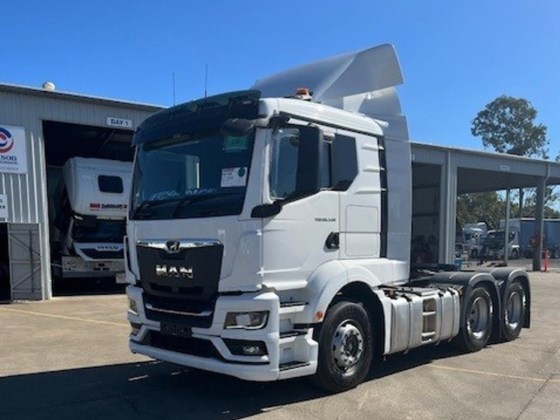 Neil Mansell Group marks 700th truck milestone with special 'Big Bonnet ...