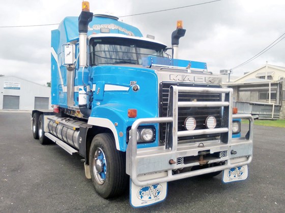 Neil Mansell Group marks 700th truck milestone with special 'Big Bonnet ...