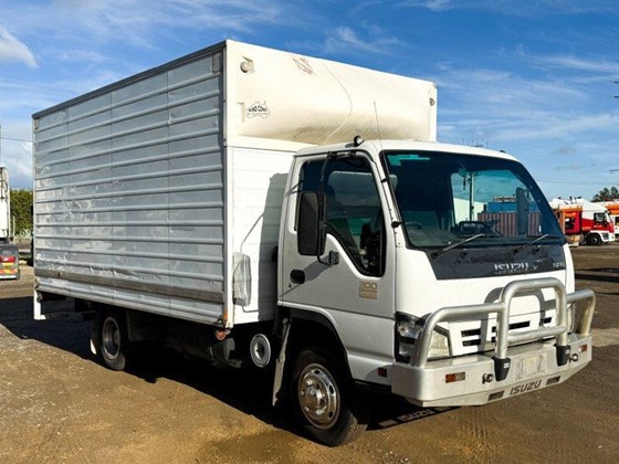Pantech Trucks for sale from $10,000 to $15,000 | TradeTrucks - Used ...