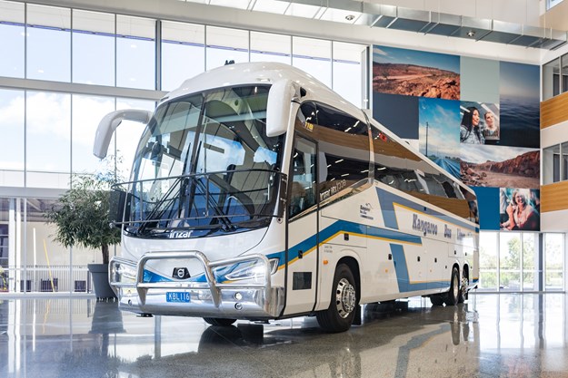 KANGAROO BUS RECEIVES 1000TH OZ IRIZAR AT VOLVO HQ - Australasian Bus ...