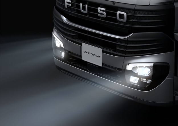 Fuso unveils fully remodelled heavy-duty Super Great | NEWS