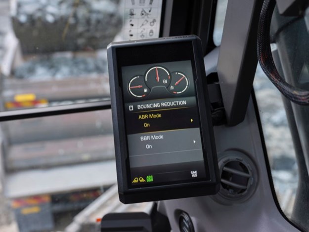 New Volvo EC530E 50-tonne excavator touches down in Australia ...