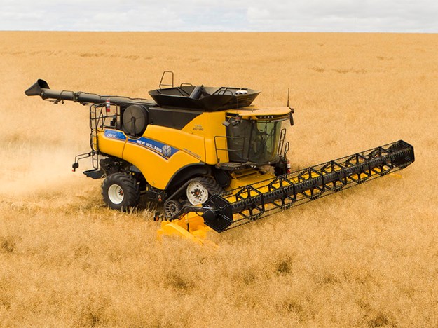 New Holland CR Twin Rotor ready for harvest
