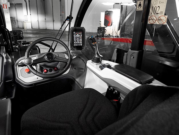 Faresin's feature-packed FS732 telehandler a hit - Trade Farm Machinery