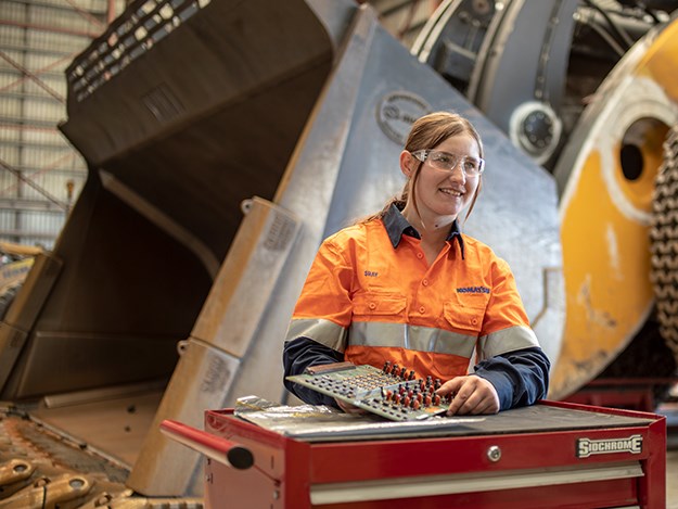 300 Komatsu jobs up for grabs