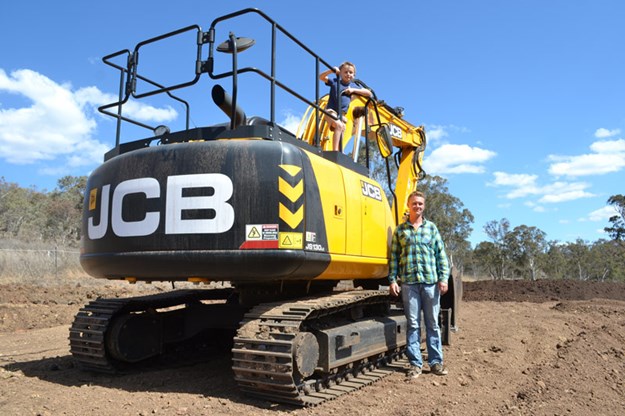 JCB JS130LC bladed excavator | Review