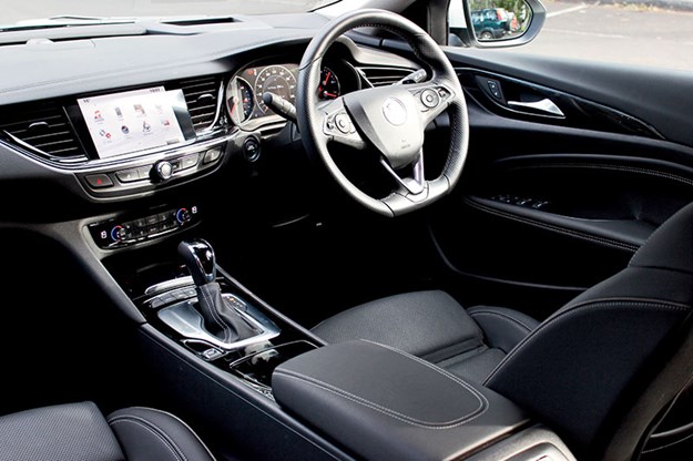 1979 Holden Kingswood + 2018 Commodore: Old vs new