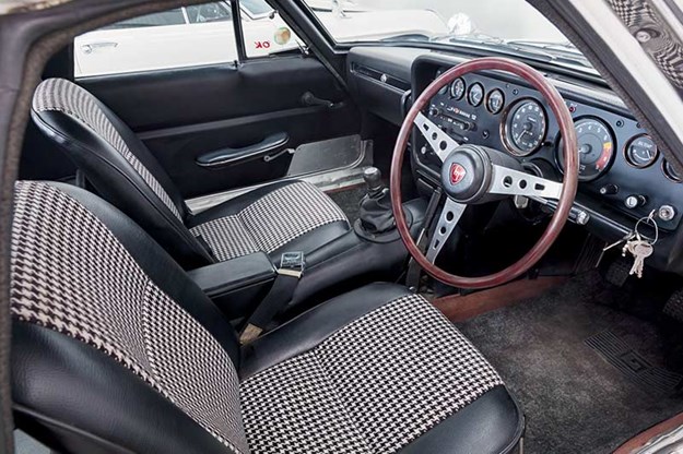 Mazda collection: R360 coupe + 110B Cosmo + 10A Familia + R130 Luce ...