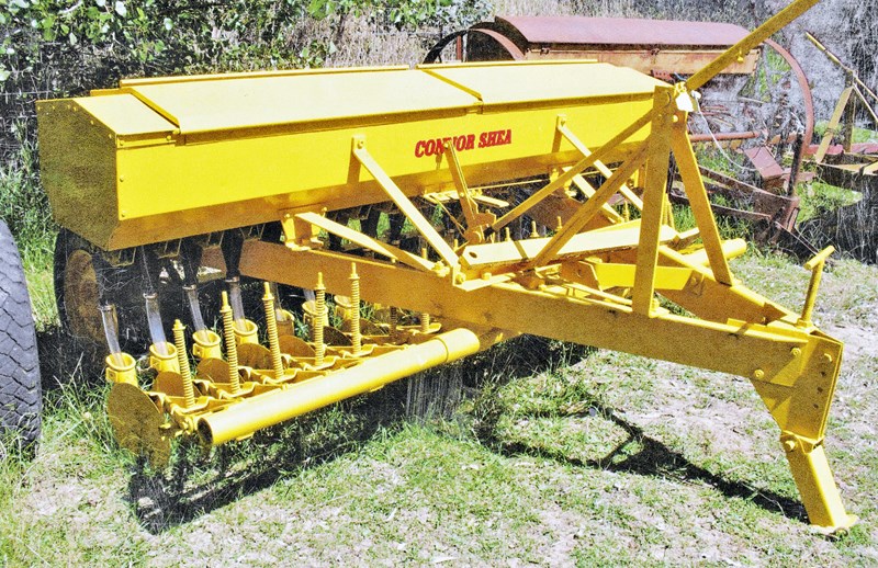 CONNOR SHEA 7' & 9' DISC SEEDERS TRAILING