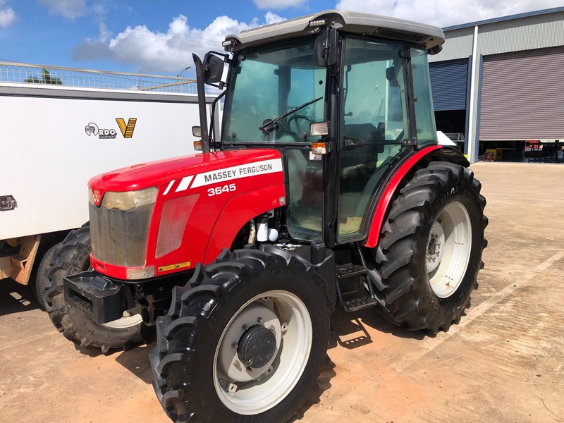 2009 MASSEY FERGUSON 3645