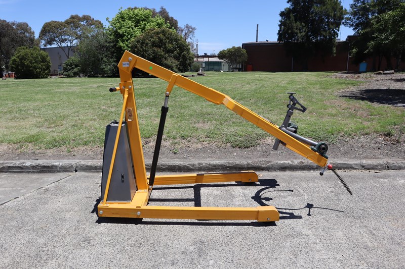 300KG ELECTRIC DRUM TIPPER LIFT AND ROTATE YL300