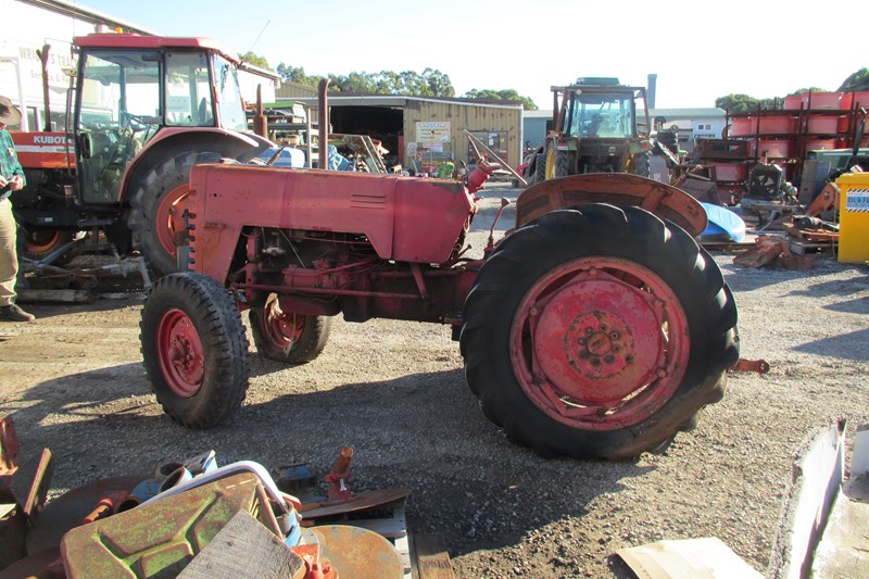 INTERNATIONAL B250 TRACTOR