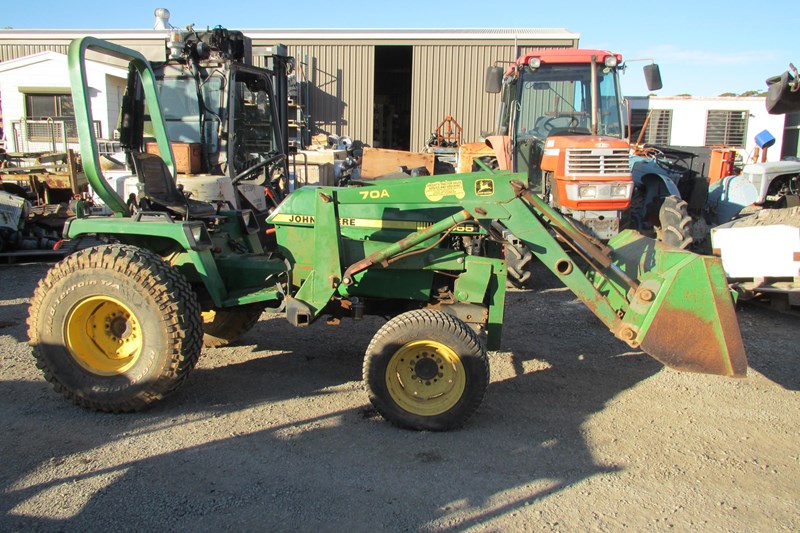JOHN DEERE 955 TRACTOR WITH FRONT END LOADER