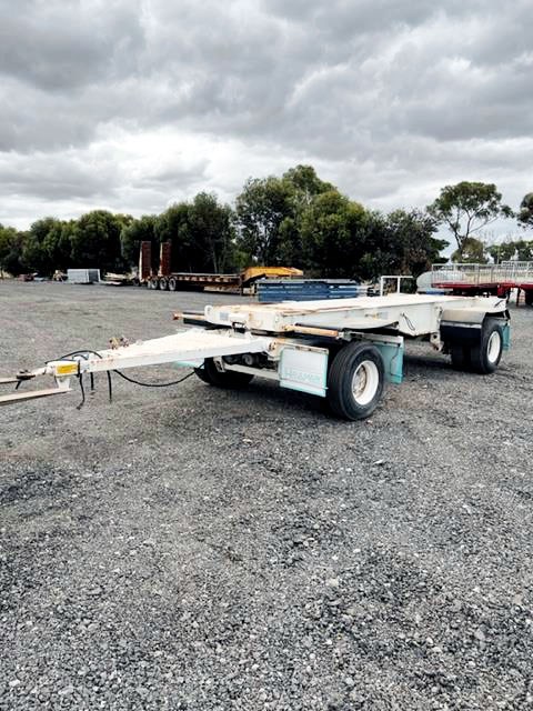 2002 HAULMARK 8 WHEEL DOG CHASSIS ONLY