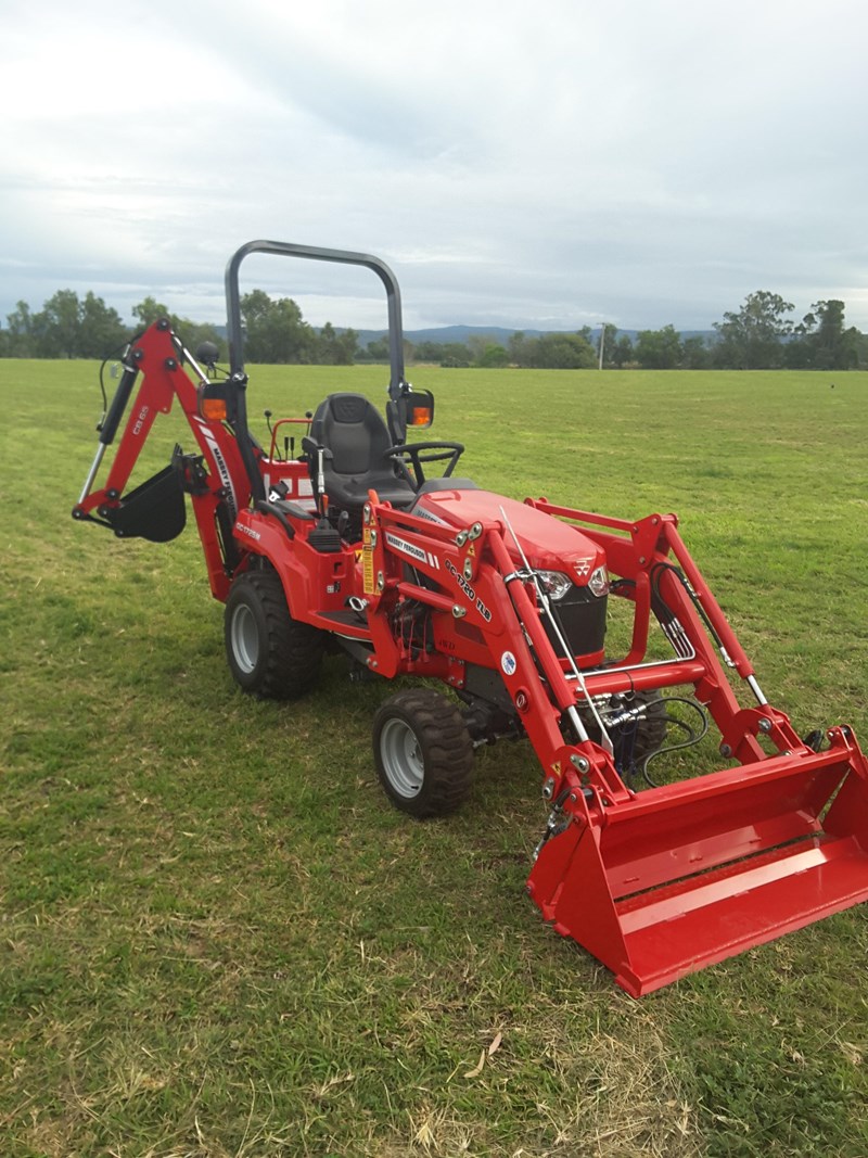 2021 MASSEY FERGUSON GC1725M GC1700