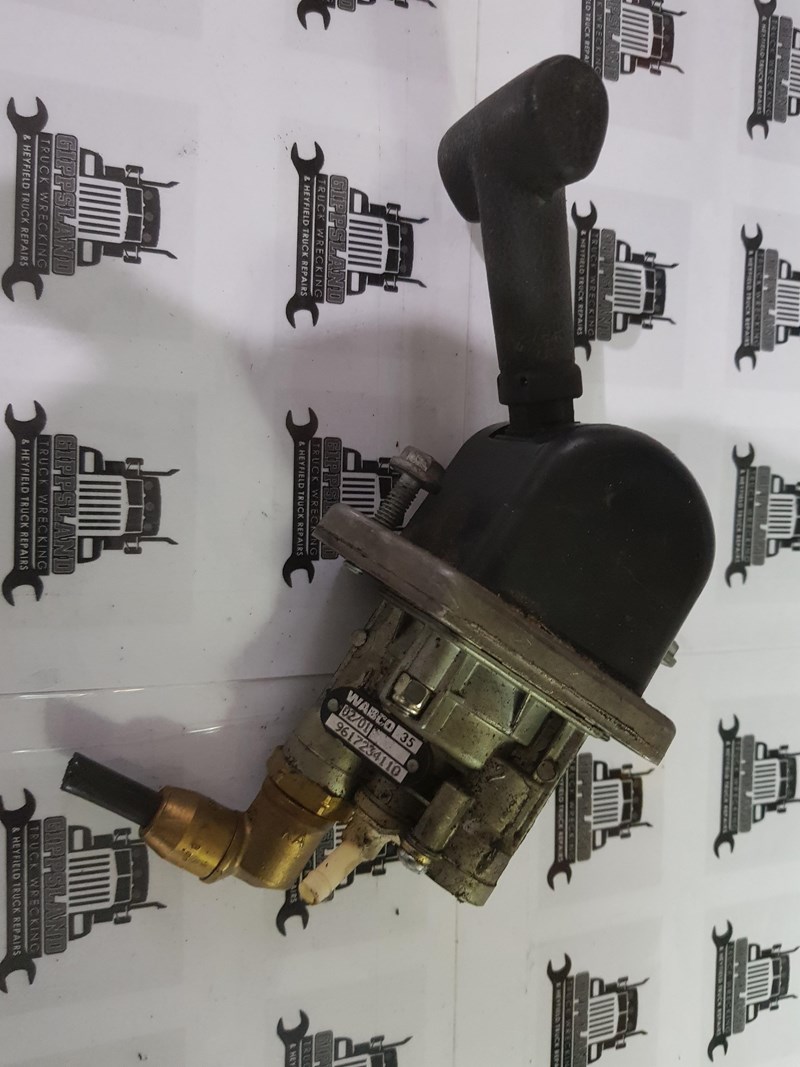 WABCO HAND BRAKE VALVE 9617234110 WABCO 9617234110