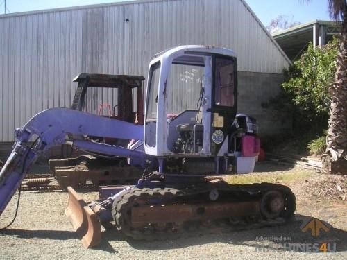 KOMATSU PC75UU-2 for sale (refcode TA438325)