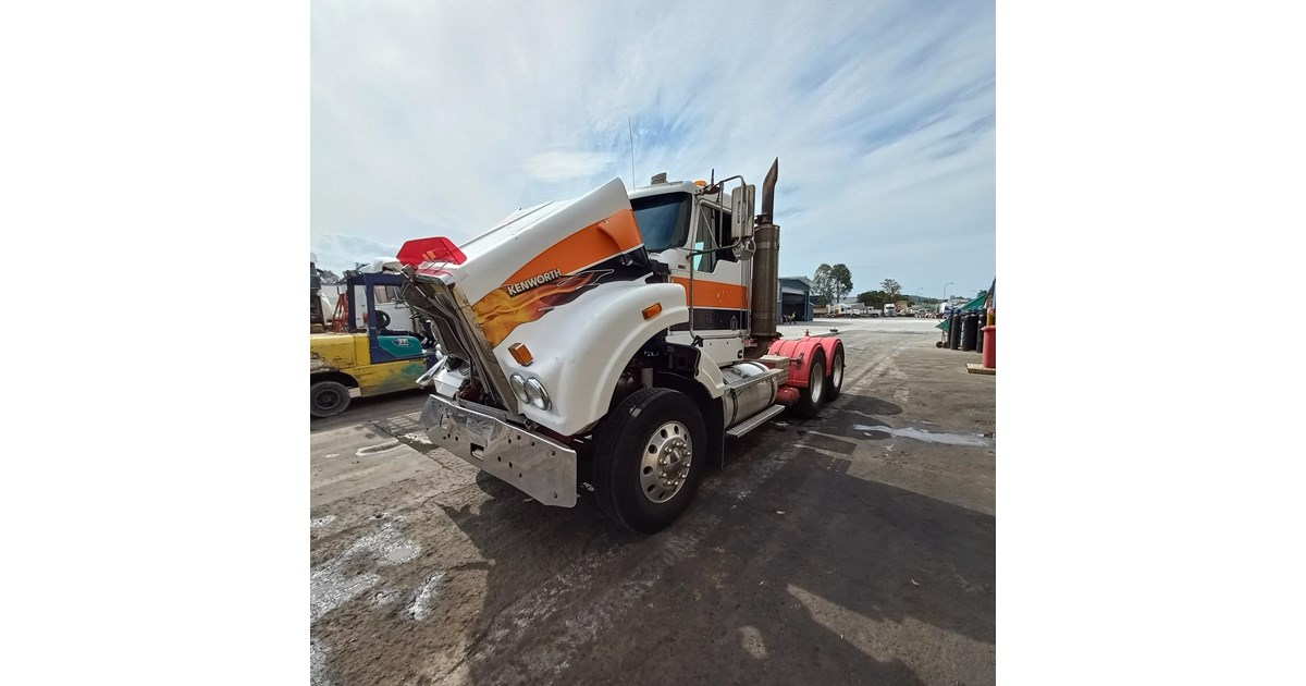 2005 KENWORTH T404 T404 SAR dismantling