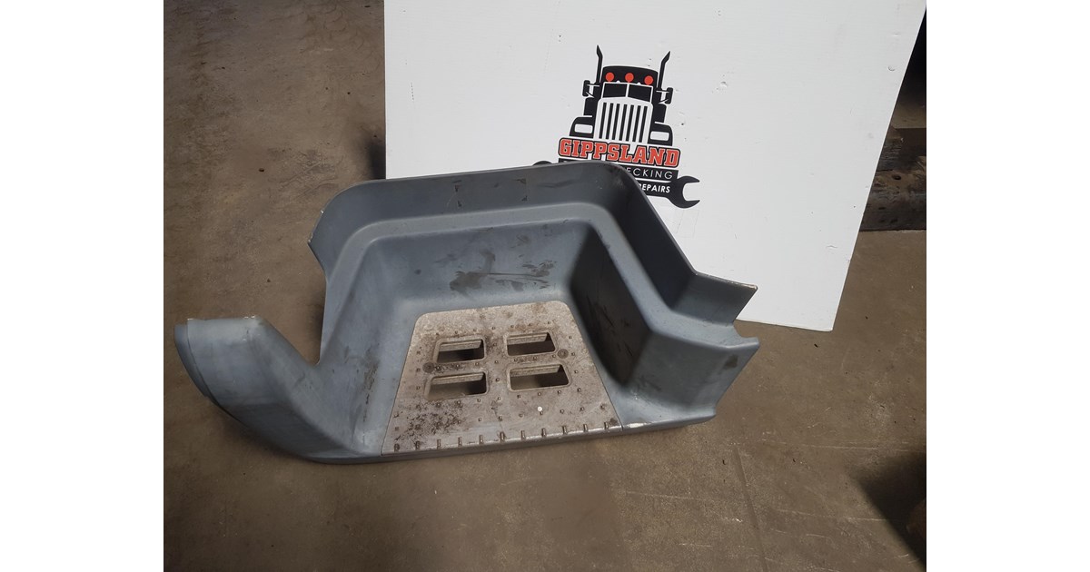 DAF CF CAB STEP LOWER LH COMPLETE 1364798 DAF CF 1364798 for sale ...