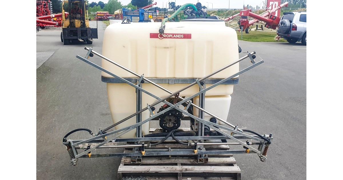 CROPLANDS 600 SPRAYER WITH 6M BOOM for sale