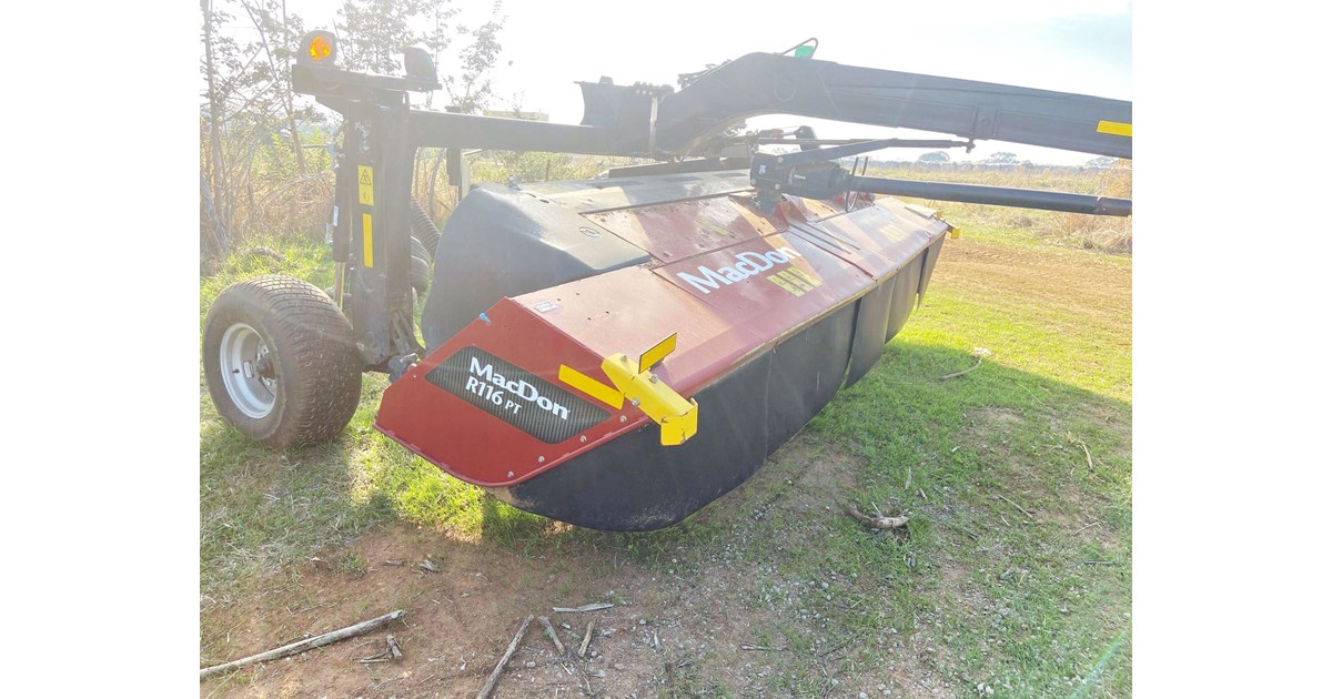 2017 MACDON R116 for sale