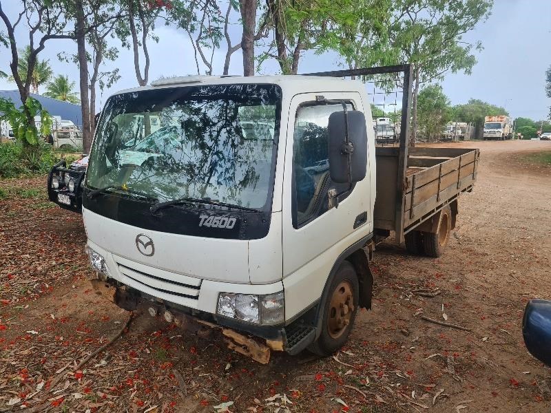 2000 MAZDA T4600 Wrecking dismantling