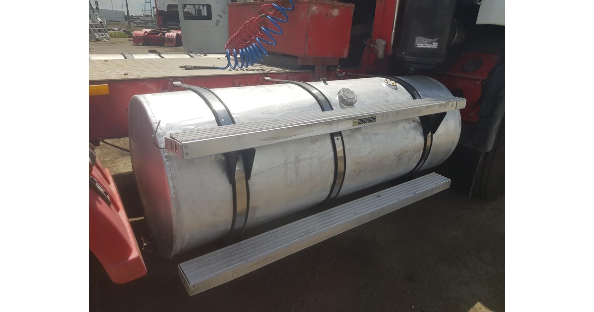MACK QUANTUM FUEL TANK COMPLETE MACK QUANTUM for sale (refcode TA1116122)