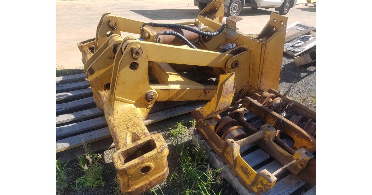 KOMATSU D65 KOMATSU RIPPER ASSY-USED for sale
