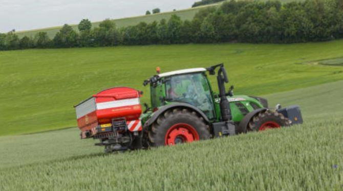 VICON 1,875L EDW GEO IDC TWIN DISC SPREADER INCL MUDGUARDS, VANES ...