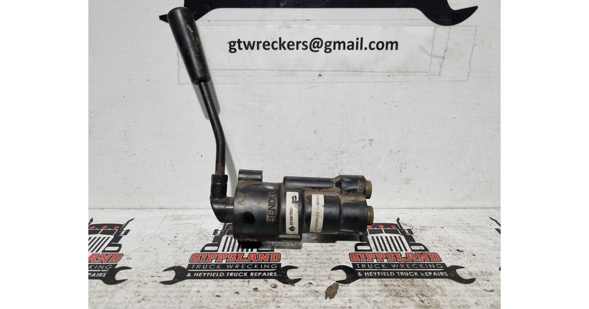 INTERNATIONAL INTERNATIONAL AIR BRAKE VALVE 2014415C91 for sale ...