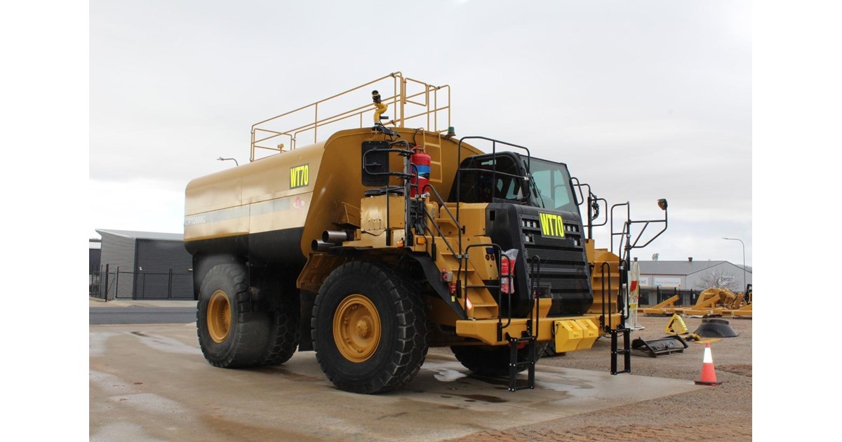 2018 CATERPILLAR 773 WATER TANK for sale