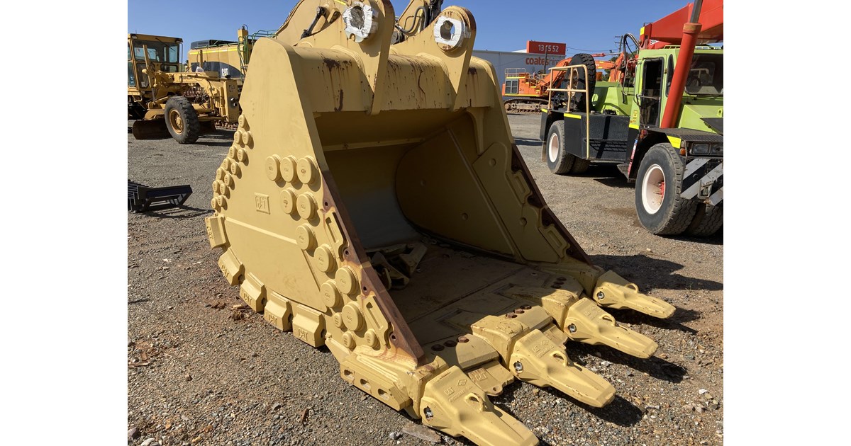 2021 CATERPILLAR 390DL ME EXTREME SERVICE GENUINE CAT BUCKET for sale