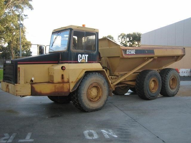 CATERPILLAR D250E dismantling
