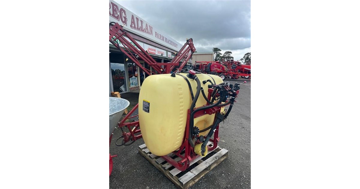 2016 HARDI NK 800 HARDI 800L 10M BOOM + REEL for sale