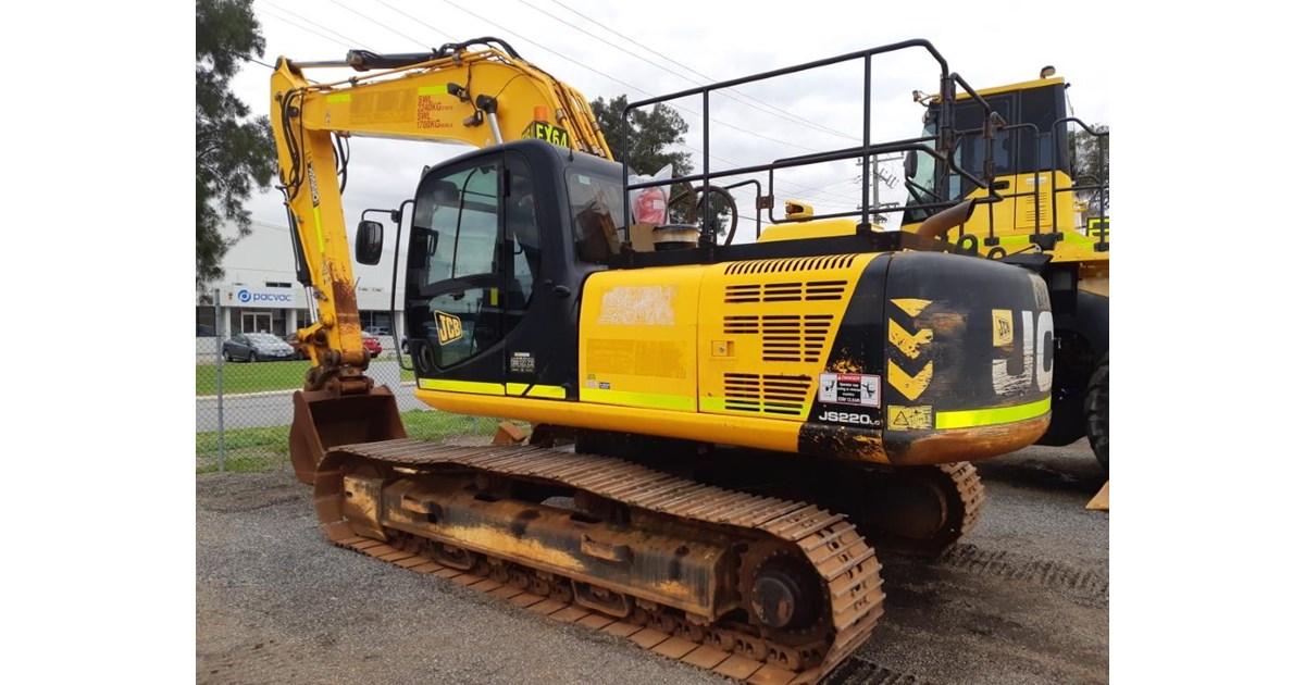 2015 JCB JS220 LC for sale (refcode TA1147746)