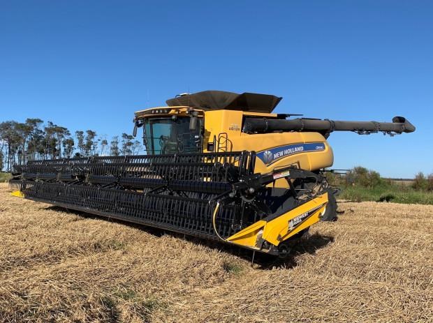 NEW HOLLAND CR9.90 for sale