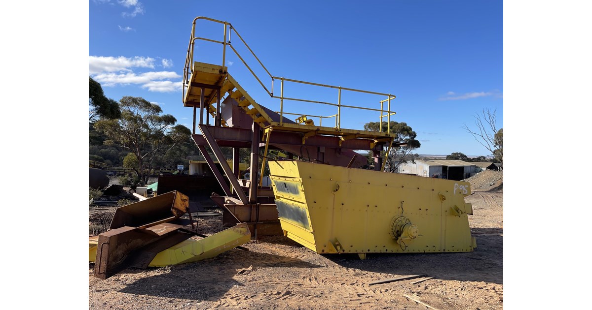 CUSTOM WASH SCREEN AND STAND for sale