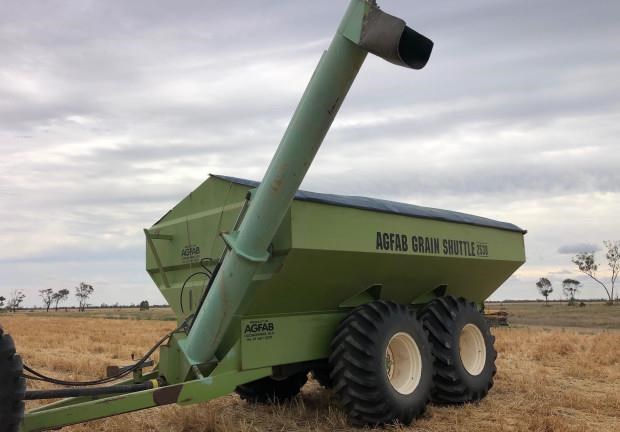 AGFAB 2530 GRAIN SHUTTLE for sale