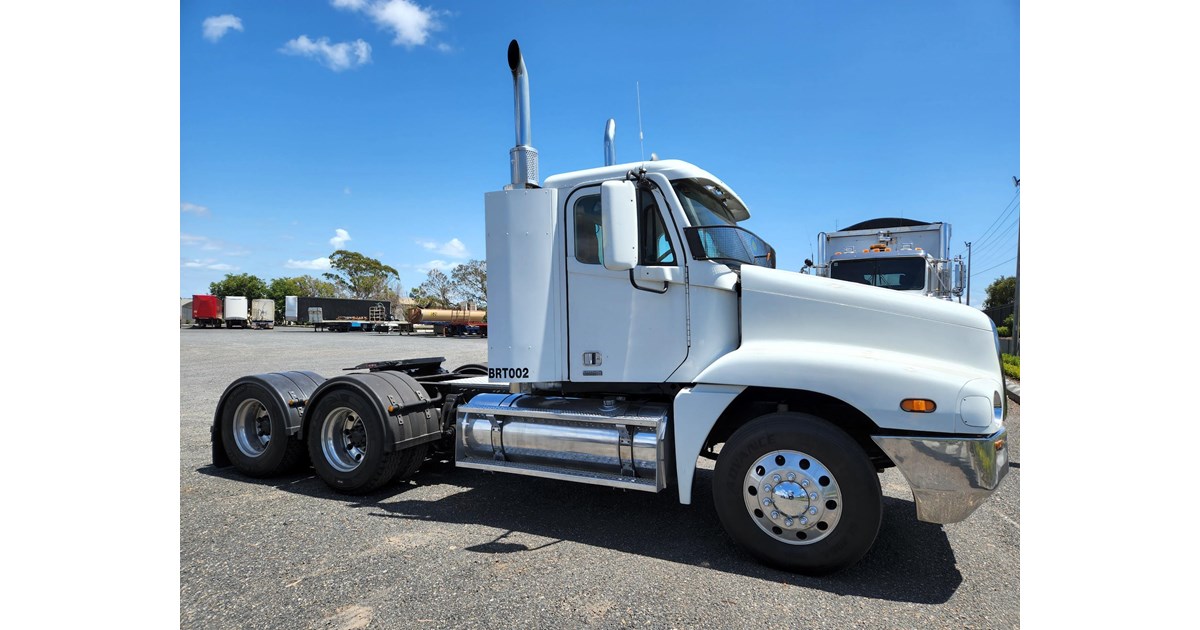 2005 FREIGHTLINER CENTURY CLASS CST120 for sale