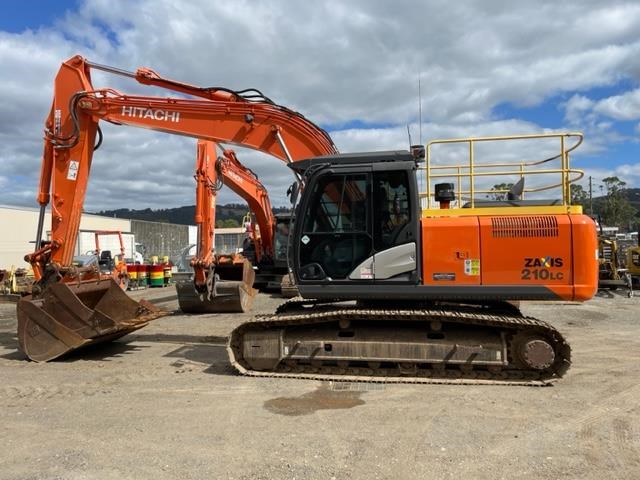 2016 HITACHI ZX210LC-5B for sale