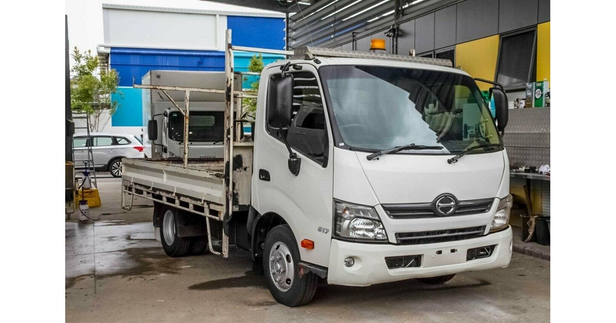 2015 HINO 300 SERIES for sale