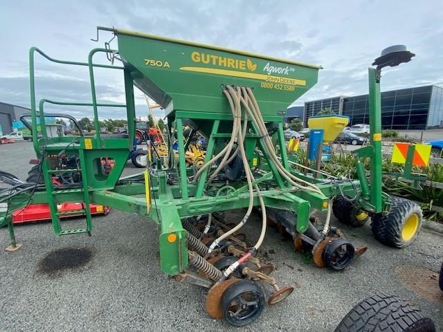 JOHN DEERE 750A for sale