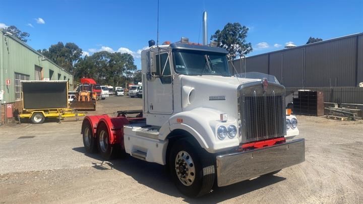2007 KENWORTH T404 SAR Day Cabin for sale